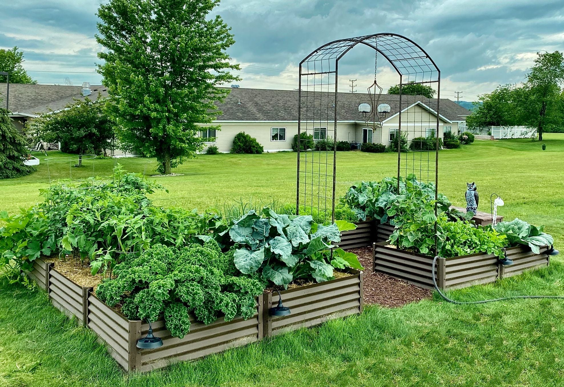 RUSTIC COMPLETO – Metal Garden Beds, Inc.